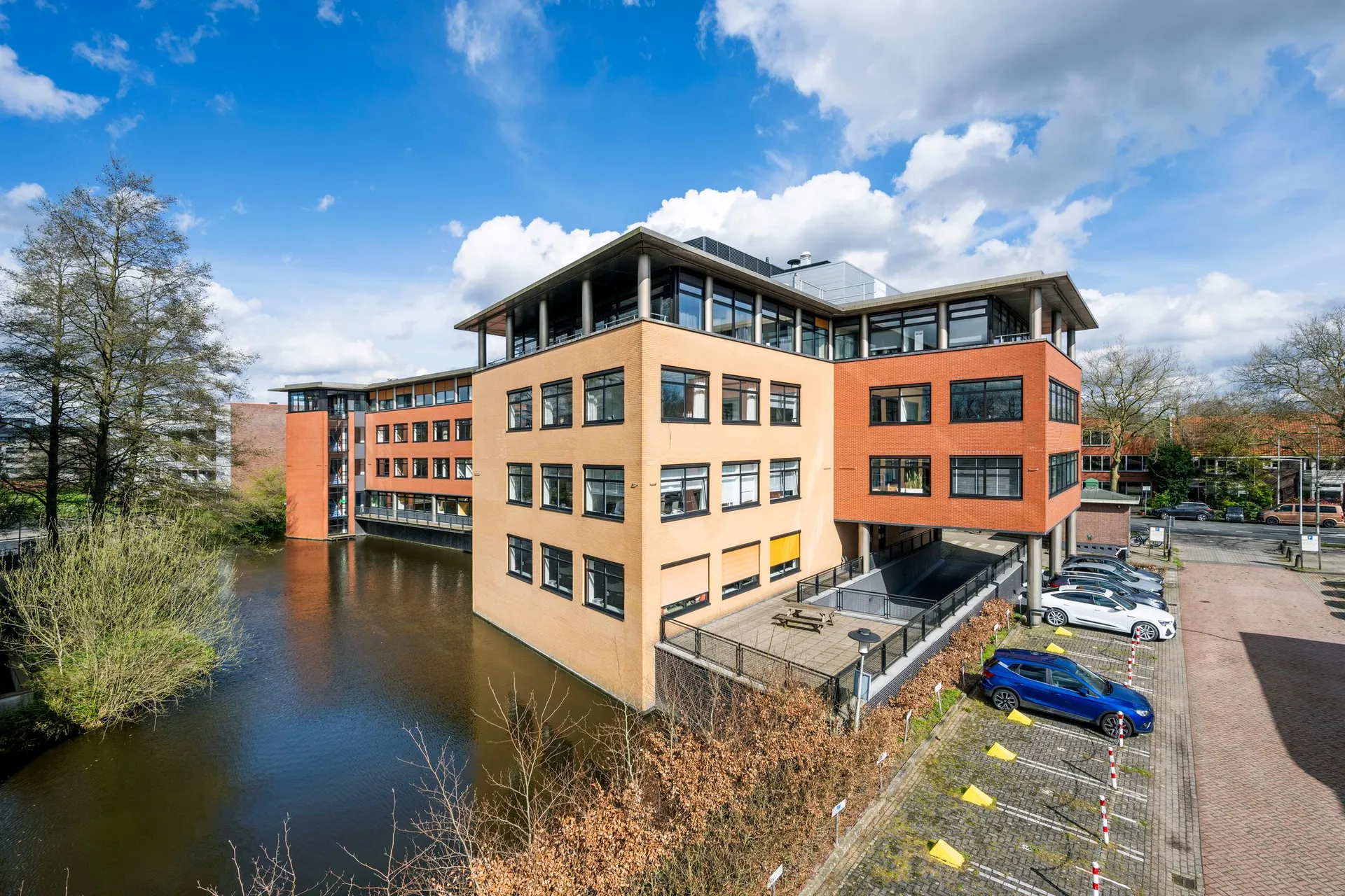 Seven Sixty - Office - Dils